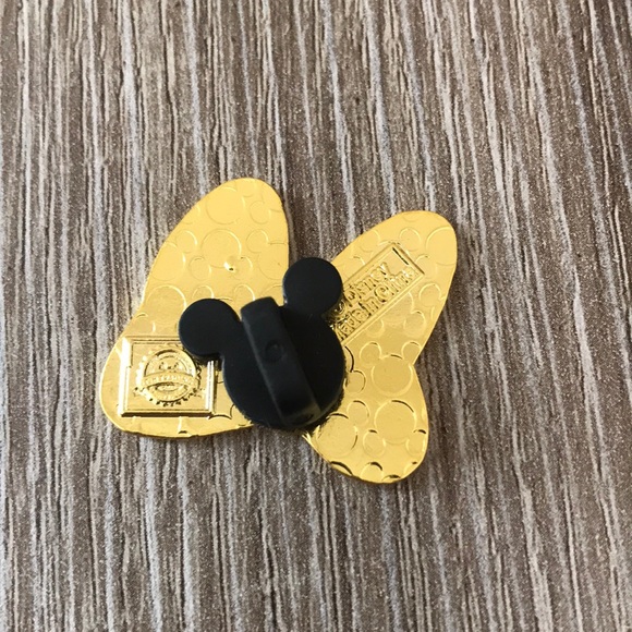 Disney | Other | Minnie Mouse Bow Disney Pin | Poshmark